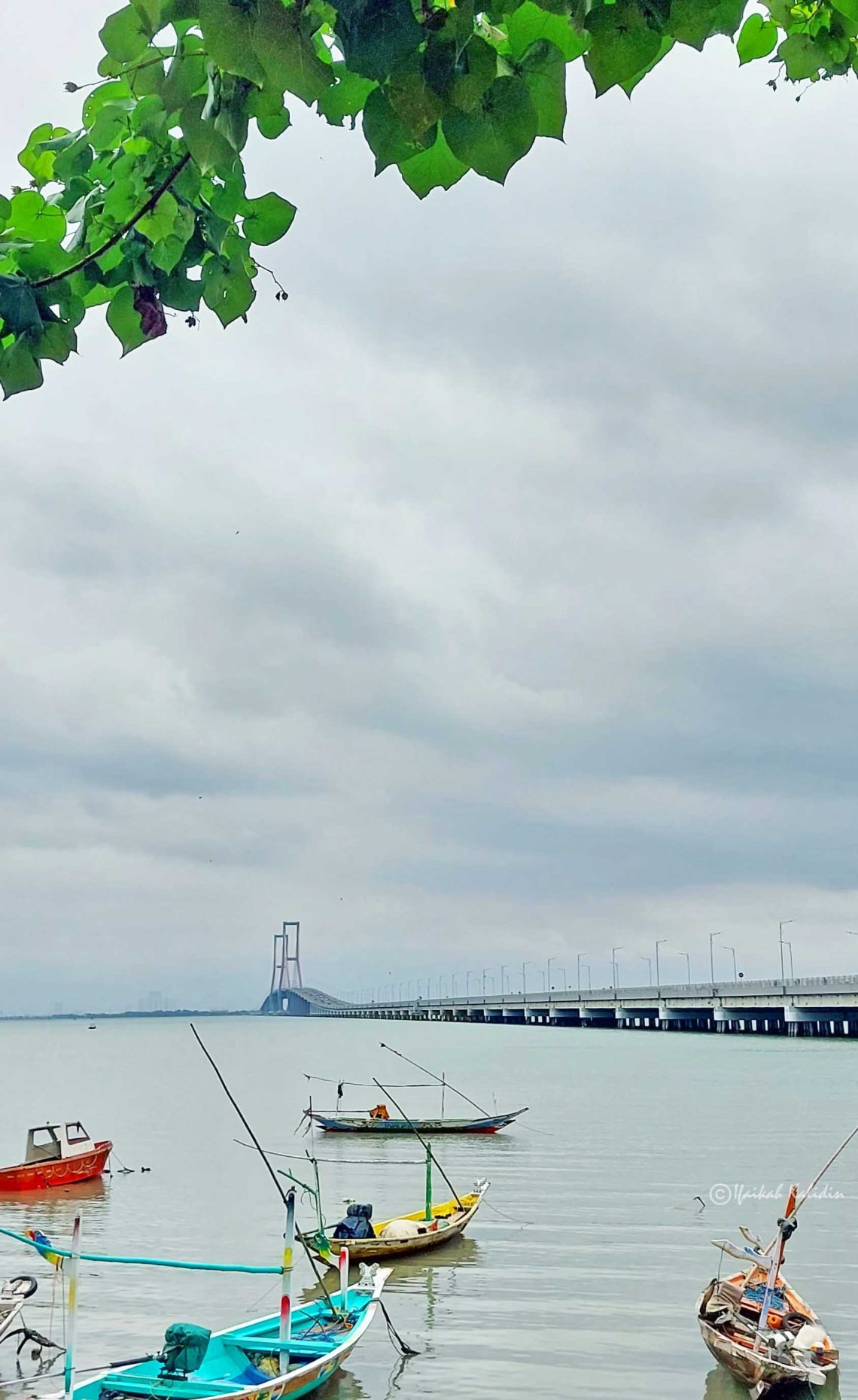 Pantai Goa Petapa, Melihat Sisi Lain Jembatan Suramadu - Carèta Embuk